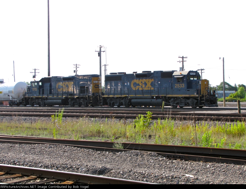 CSX 2533 and 1515